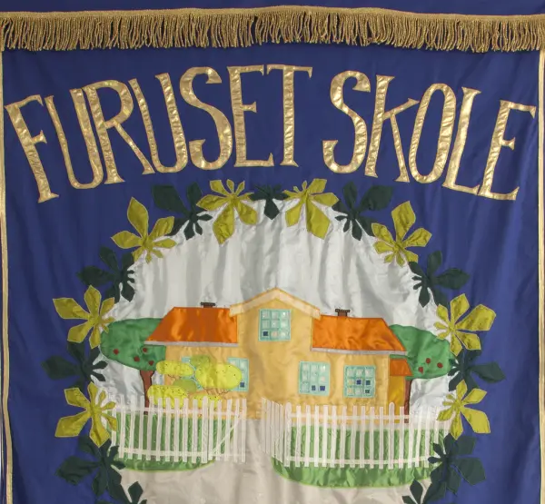 Fanen til Furuset skole - KulturPunkt