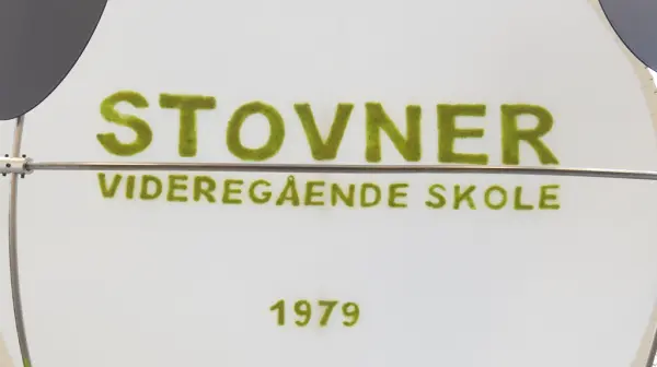Fanen til Stovner videregående skole - KulturPunkt